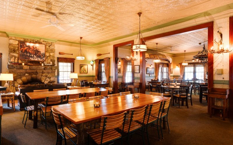 Dining - The Hedges on Blue Mountain Lake