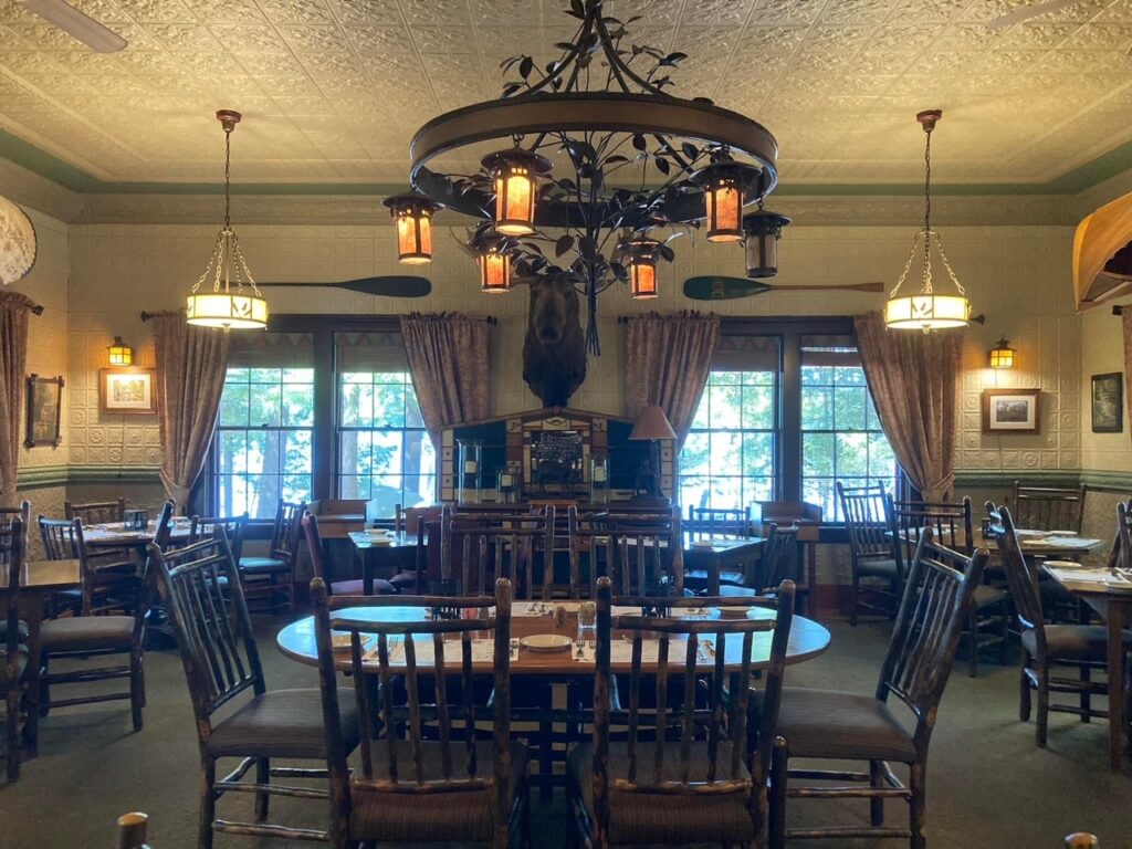 Dining - The Hedges on Blue Mountain Lake